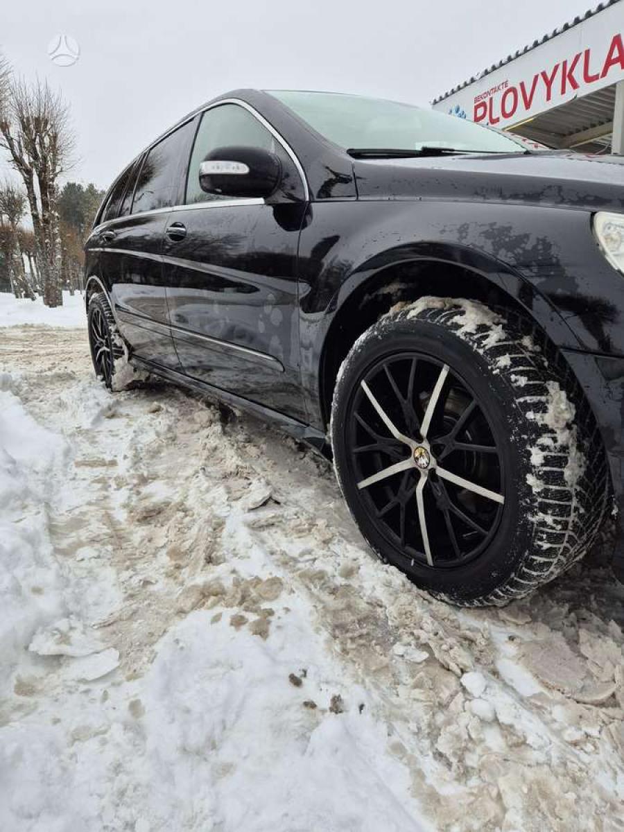 Black Mercedes-Benz R 350 2008 in Ignalina, with an engine capacity of 3.50 L and mileage of 220 thousand km for 3650 €, photo 7 on AUTOMOTO.COM.LV