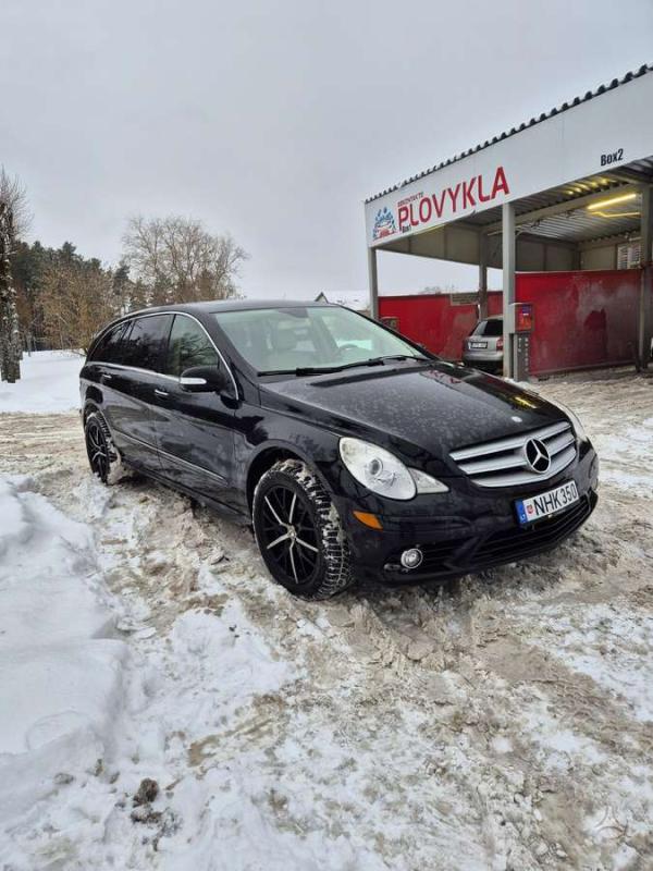 Black Mercedes-Benz R 350 2008 in Ignalina, with an engine capacity of 3.50 L and mileage of 220 thousand km for 3650 €, photo 8 on AUTOMOTO.COM.LV