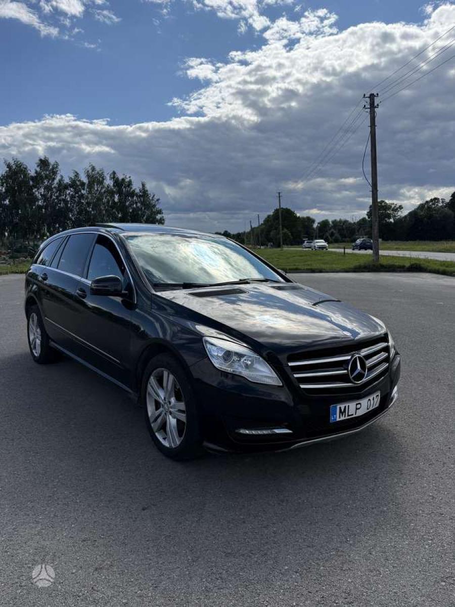 Black Mercedes-Benz R 350 2010 in Kaunas, with an engine capacity of 3.00 L and mileage of 330 thousand km for 6300 €, photo 3 on AUTOMOTO.COM.LV
