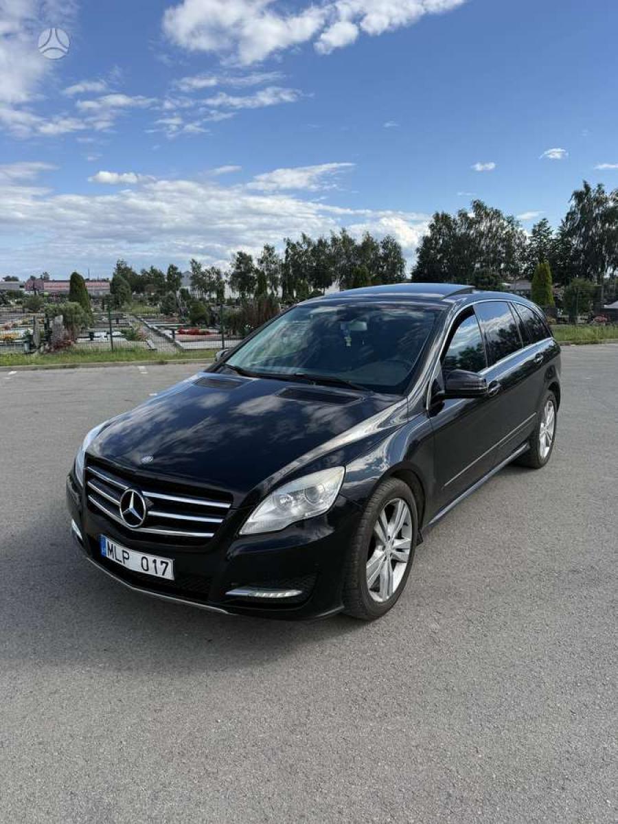 Black Mercedes-Benz R 350 2010 in Kaunas, with an engine capacity of 3.00 L and mileage of 330 thousand km for 6300 €, photo 4 on AUTOMOTO.COM.LV