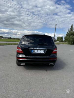 Black Mercedes-Benz R 350 2010 in Kaunas, with an engine capacity of 3.00 L and mileage of 330 thousand km for 6300 €, photo 6 on AUTOMOTO.COM.LV