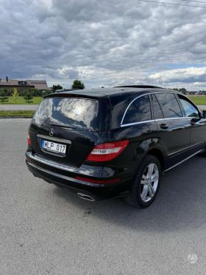 Black Mercedes-Benz R 350 2010 in Kaunas, with an engine capacity of 3.00 L and mileage of 330 thousand km for 6300 €, photo 7 on AUTOMOTO.COM.LV