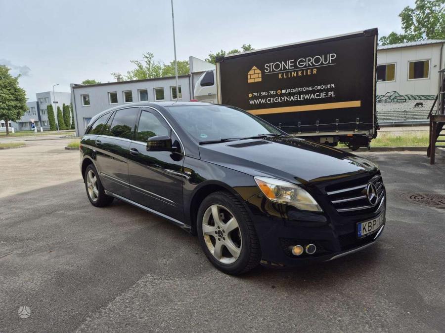 Black Mercedes-Benz R 350 2011 in Silute, with an engine capacity of 3.00 L and mileage of 227 thousand km for 7900 €, photo 4 on AUTOMOTO.COM.LV