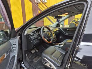 Black Mercedes-Benz R 350 2011 in Silute, with an engine capacity of 3.00 L and mileage of 227 thousand km for 7900 €, photo 8 on AUTOMOTO.COM.LV