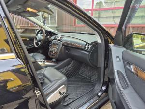 Black Mercedes-Benz R 350 2011 in Silute, with an engine capacity of 3.00 L and mileage of 227 thousand km for 7900 €, photo 12 on AUTOMOTO.COM.LV