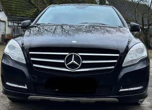Melns Mercedes-Benz R 350 2012 Šauļi, ar dzinēja tilpumu 3.00 L un nobraukumu 140 tūkst. km par 11700 €, foto 2 vietnē AUTOMOTO.COM.LV