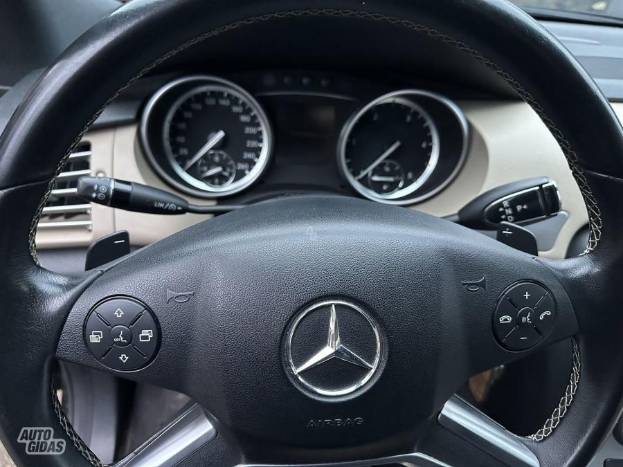 Melns Mercedes-Benz R 350 2012 Šauļi, ar dzinēja tilpumu 3.00 L un nobraukumu 140 tūkst. km par 11700 €, foto 19 vietnē AUTOMOTO.COM.LV