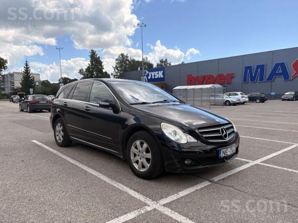 Black Mercedes-Benz R 350 2005 in Riga, with an engine capacity of 3.50 L and mileage of 401 thousand km for 1700 €, photo 2 on AUTOMOTO.COM.LV