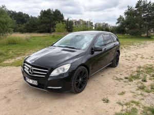 Melns Mercedes-Benz R 350 2010 Viļņa, ar dzinēja tilpumu 2.99 L un nobraukumu 414 tūkst. km par 7200 €, foto  vietnē AUTOMOTO.COM.LV