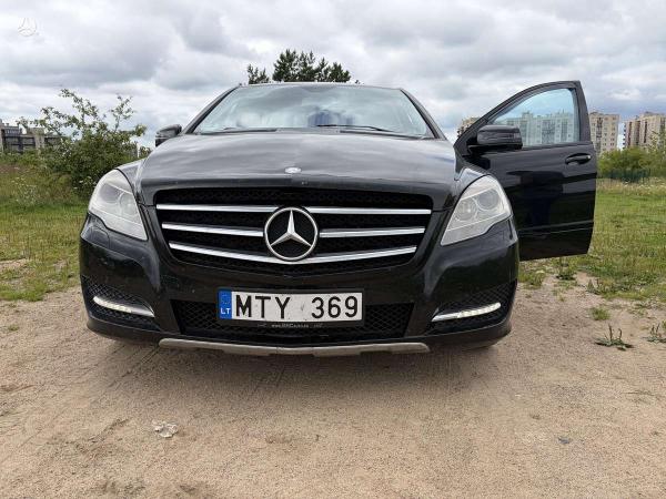 Melns Mercedes-Benz R 350 2010 Viļņa, ar dzinēja tilpumu 2.99 L un nobraukumu 414 tūkst. km par 7200 €, foto 5 vietnē AUTOMOTO.COM.LV