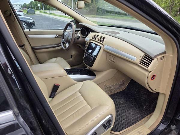 Melns Mercedes-Benz R 350 2011 Viļņa, ar dzinēja tilpumu 2.99 L un nobraukumu 349 tūkst. km par 6500 €, foto 9 vietnē AUTOMOTO.COM.LV
