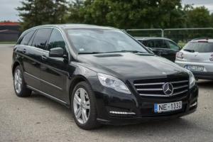 Black Mercedes-Benz R 350 2012 in Liepaja, with an engine capacity of 3.00 L and mileage of 253 thousand km for 13800 €, photo 6 on AUTOMOTO.COM.LV