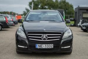 Black Mercedes-Benz R 350 2012 in Liepaja, with an engine capacity of 3.00 L and mileage of 253 thousand km for 13800 €, photo 7 on AUTOMOTO.COM.LV
