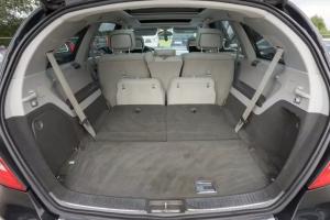 Black Mercedes-Benz R 350 2012 in Liepaja, with an engine capacity of 3.00 L and mileage of 253 thousand km for 13800 €, photo 13 on AUTOMOTO.COM.LV