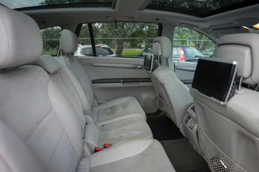 Black Mercedes-Benz R 350 2012 in Liepaja, with an engine capacity of 3.00 L and mileage of 253 thousand km for 13800 €, photo 14 on AUTOMOTO.COM.LV