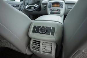 Black Mercedes-Benz R 350 2012 in Liepaja, with an engine capacity of 3.00 L and mileage of 253 thousand km for 13800 €, photo 31 on AUTOMOTO.COM.LV