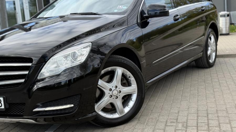 Melns Mercedes-Benz R 350 2012 Rīga, ar dzinēja tilpumu 3.00 L un nobraukumu 250 tūkst. km par 9950 €, foto 22 vietnē AUTOMOTO.COM.LV