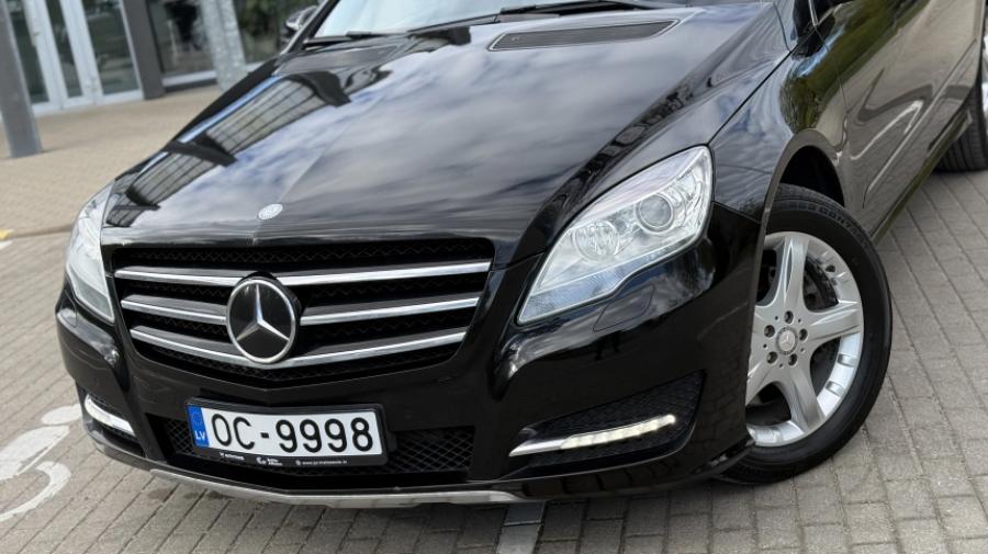Melns Mercedes-Benz R 350 2012 Rīga, ar dzinēja tilpumu 3.00 L un nobraukumu 250 tūkst. km par 9950 €, foto 23 vietnē AUTOMOTO.COM.LV
