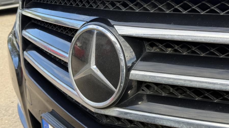 Melns Mercedes-Benz R 350 2012 Rīga, ar dzinēja tilpumu 3.00 L un nobraukumu 250 tūkst. km par 9950 €, foto 27 vietnē AUTOMOTO.COM.LV