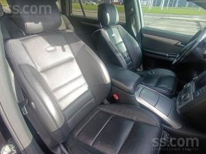 Black Mercedes-Benz R 350 2012 in Riga, with an engine capacity of 3.00 L and mileage of 316 thousand km for 8500 €, photo 12 on AUTOMOTO.COM.LV