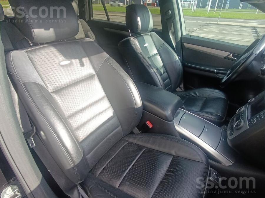 Black Mercedes-Benz R 350 2012 in Riga, with an engine capacity of 3.00 L and mileage of 316 thousand km for 8500 €, photo 12 on AUTOMOTO.COM.LV