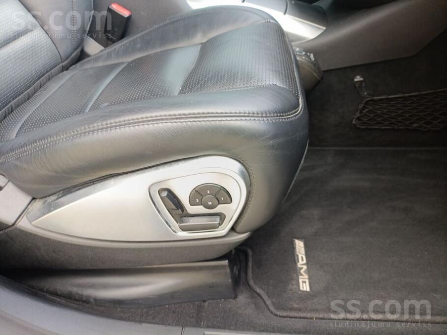 Black Mercedes-Benz R 350 2012 in Riga, with an engine capacity of 3.00 L and mileage of 316 thousand km for 8500 €, photo 16 on AUTOMOTO.COM.LV