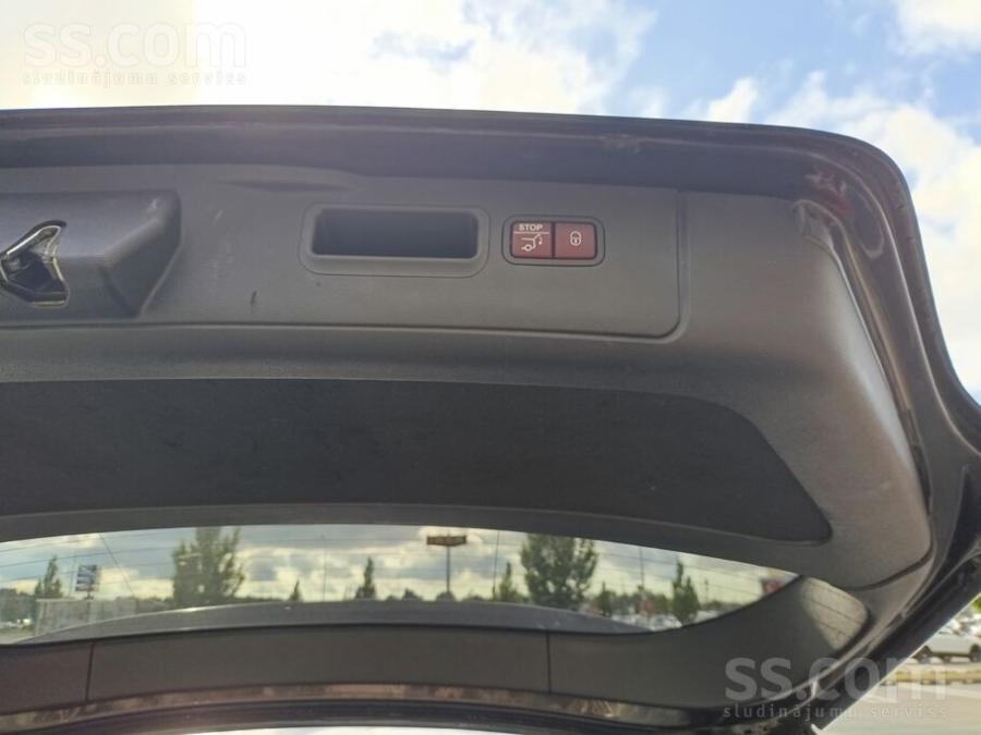 Black Mercedes-Benz R 350 2012 in Riga, with an engine capacity of 3.00 L and mileage of 316 thousand km for 8500 €, photo 17 on AUTOMOTO.COM.LV