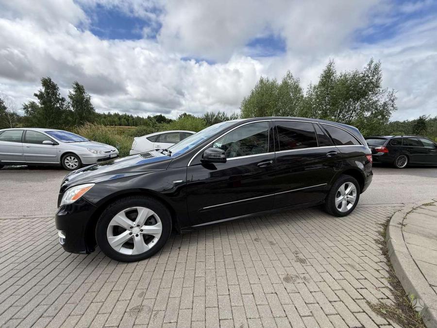 Melns Mercedes-Benz R 350 2012 Viļņa, ar dzinēja tilpumu 2.99 L un nobraukumu 277 tūkst. km par 4200 €, foto 6 vietnē AUTOMOTO.COM.LV