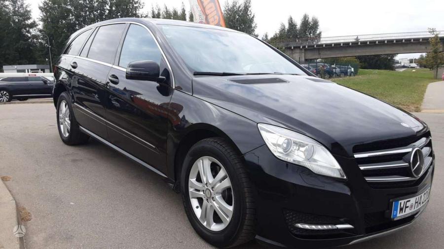 Black Mercedes-Benz R 350 2012 in Kaunas, with an engine capacity of 3.00 L and mileage of 249 thousand km for 10800 €, photo 3 on AUTOMOTO.COM.LV