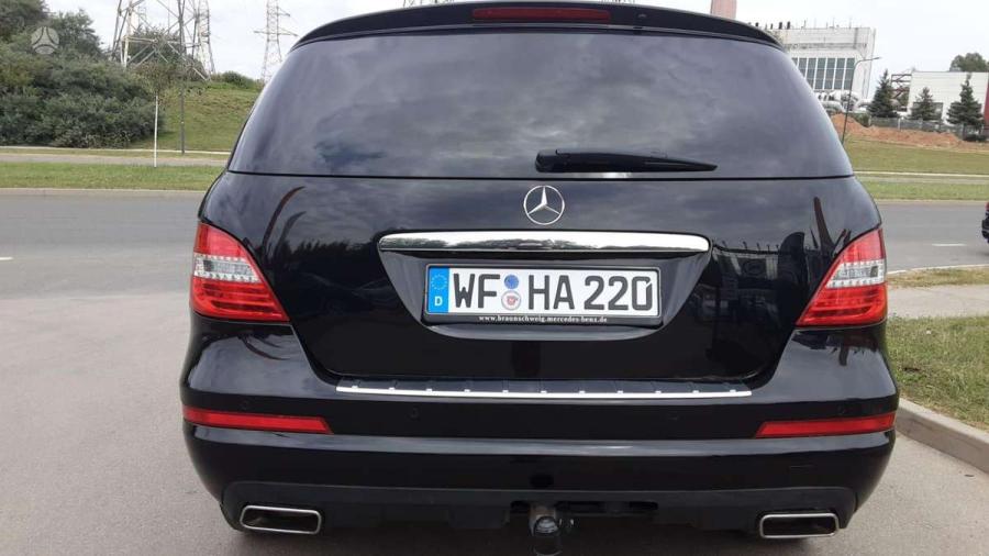 Black Mercedes-Benz R 350 2012 in Kaunas, with an engine capacity of 3.00 L and mileage of 249 thousand km for 10800 €, photo 6 on AUTOMOTO.COM.LV