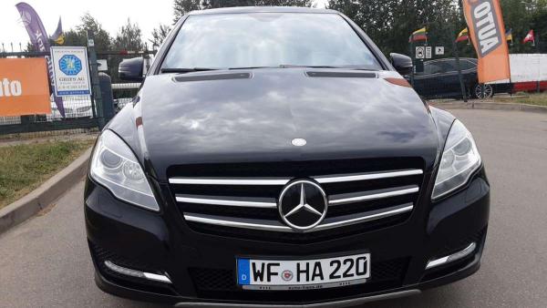Black Mercedes-Benz R 350 2012 in Kaunas, with an engine capacity of 3.00 L and mileage of 249 thousand km for 10800 €, photo 6 on AUTOMOTO.COM.LV
