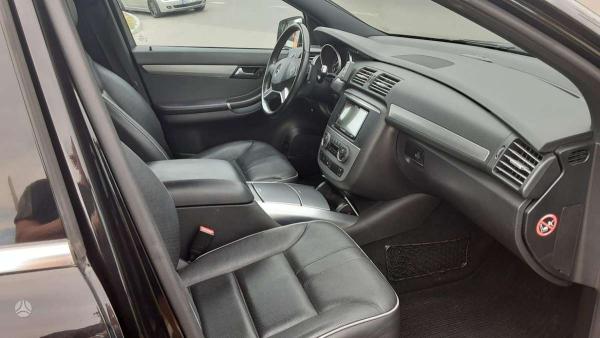 Black Mercedes-Benz R 350 2012 in Kaunas, with an engine capacity of 3.00 L and mileage of 249 thousand km for 10800 €, photo 10 on AUTOMOTO.COM.LV