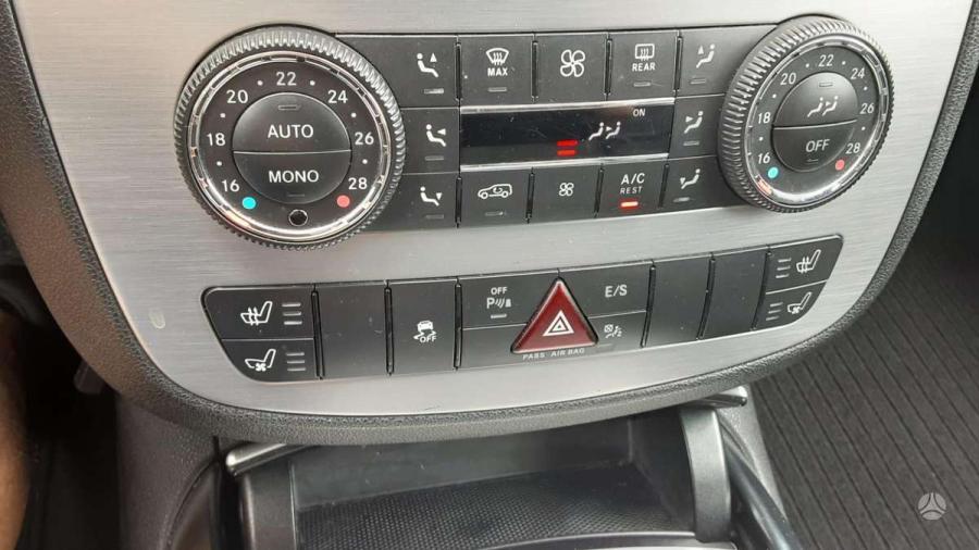 Black Mercedes-Benz R 350 2012 in Kaunas, with an engine capacity of 3.00 L and mileage of 249 thousand km for 10800 €, photo 18 on AUTOMOTO.COM.LV