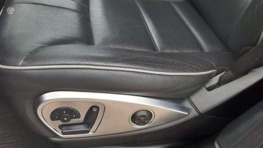 Black Mercedes-Benz R 350 2012 in Kaunas, with an engine capacity of 3.00 L and mileage of 249 thousand km for 10800 €, photo 23 on AUTOMOTO.COM.LV