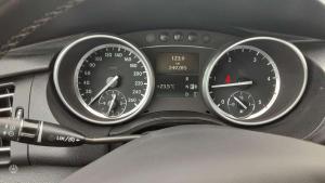Black Mercedes-Benz R 350 2012 in Kaunas, with an engine capacity of 3.00 L and mileage of 249 thousand km for 10800 €, photo 29 on AUTOMOTO.COM.LV