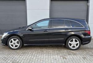 Black Mercedes-Benz R 350 2010 in Vilnius, with an engine capacity of 2.99 L and mileage of 214 thousand km for 2950 €, photo 4 on AUTOMOTO.COM.LV