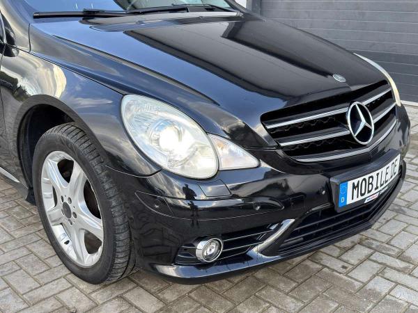 Black Mercedes-Benz R 350 2010 in Vilnius, with an engine capacity of 2.99 L and mileage of 214 thousand km for 2950 €, photo 7 on AUTOMOTO.COM.LV