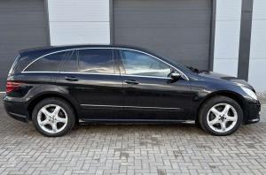 Black Mercedes-Benz R 350 2010 in Vilnius, with an engine capacity of 2.99 L and mileage of 214 thousand km for 2950 €, photo 8 on AUTOMOTO.COM.LV