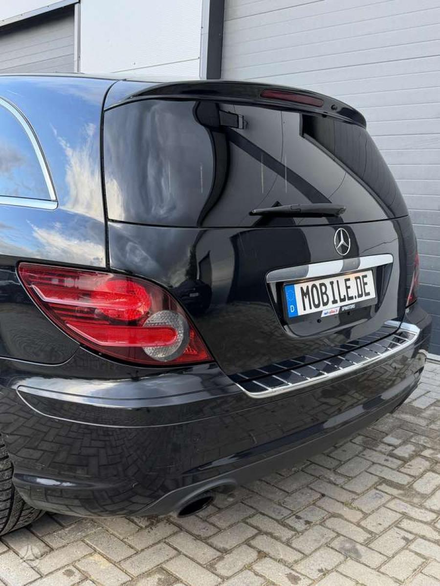 Black Mercedes-Benz R 350 2010 in Vilnius, with an engine capacity of 2.99 L and mileage of 214 thousand km for 2950 €, photo 10 on AUTOMOTO.COM.LV