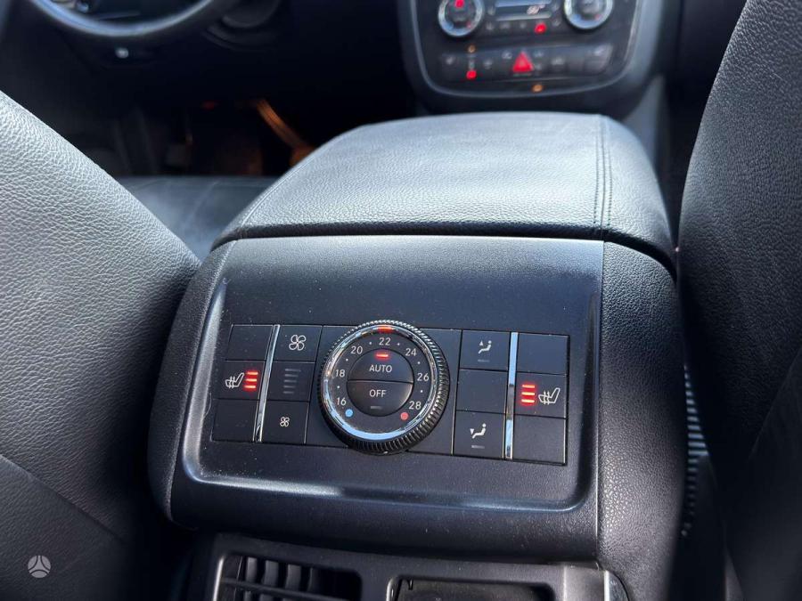 Black Mercedes-Benz R 350 2010 in Vilnius, with an engine capacity of 2.99 L and mileage of 214 thousand km for 2950 €, photo 26 on AUTOMOTO.COM.LV