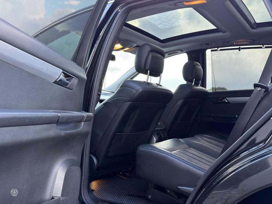 Black Mercedes-Benz R 350 2010 in Vilnius, with an engine capacity of 2.99 L and mileage of 214 thousand km for 2950 €, photo 27 on AUTOMOTO.COM.LV