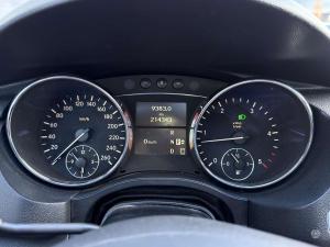 Black Mercedes-Benz R 350 2010 in Vilnius, with an engine capacity of 2.99 L and mileage of 214 thousand km for 2950 €, photo 36 on AUTOMOTO.COM.LV