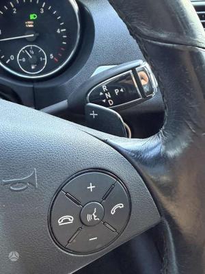 Black Mercedes-Benz R 350 2010 in Vilnius, with an engine capacity of 2.99 L and mileage of 214 thousand km for 2950 €, photo 37 on AUTOMOTO.COM.LV