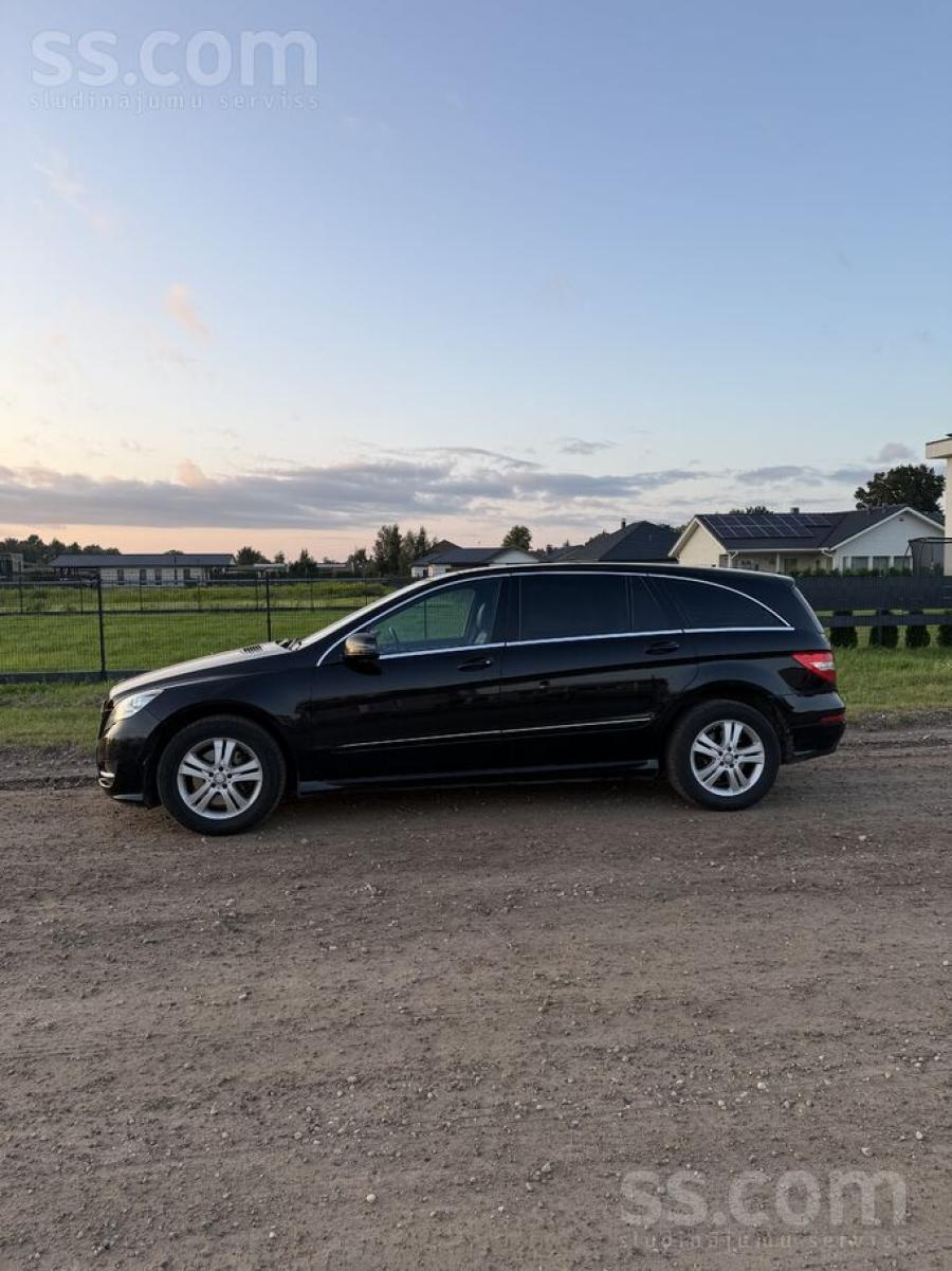 Melns Mercedes-Benz R 350 2012 Rīga, ar dzinēja tilpumu 3.00 L un nobraukumu 152 tūkst. km par 16000 €, foto 4 vietnē AUTOMOTO.COM.LV