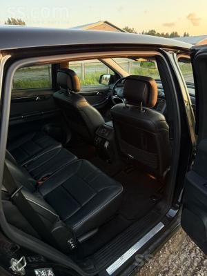 Melns Mercedes-Benz R 350 2012 Rīga, ar dzinēja tilpumu 3.00 L un nobraukumu 152 tūkst. km par 16000 €, foto 7 vietnē AUTOMOTO.COM.LV