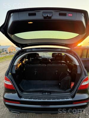 Melns Mercedes-Benz R 350 2012 Rīga, ar dzinēja tilpumu 3.00 L un nobraukumu 152 tūkst. km par 16000 €, foto 12 vietnē AUTOMOTO.COM.LV