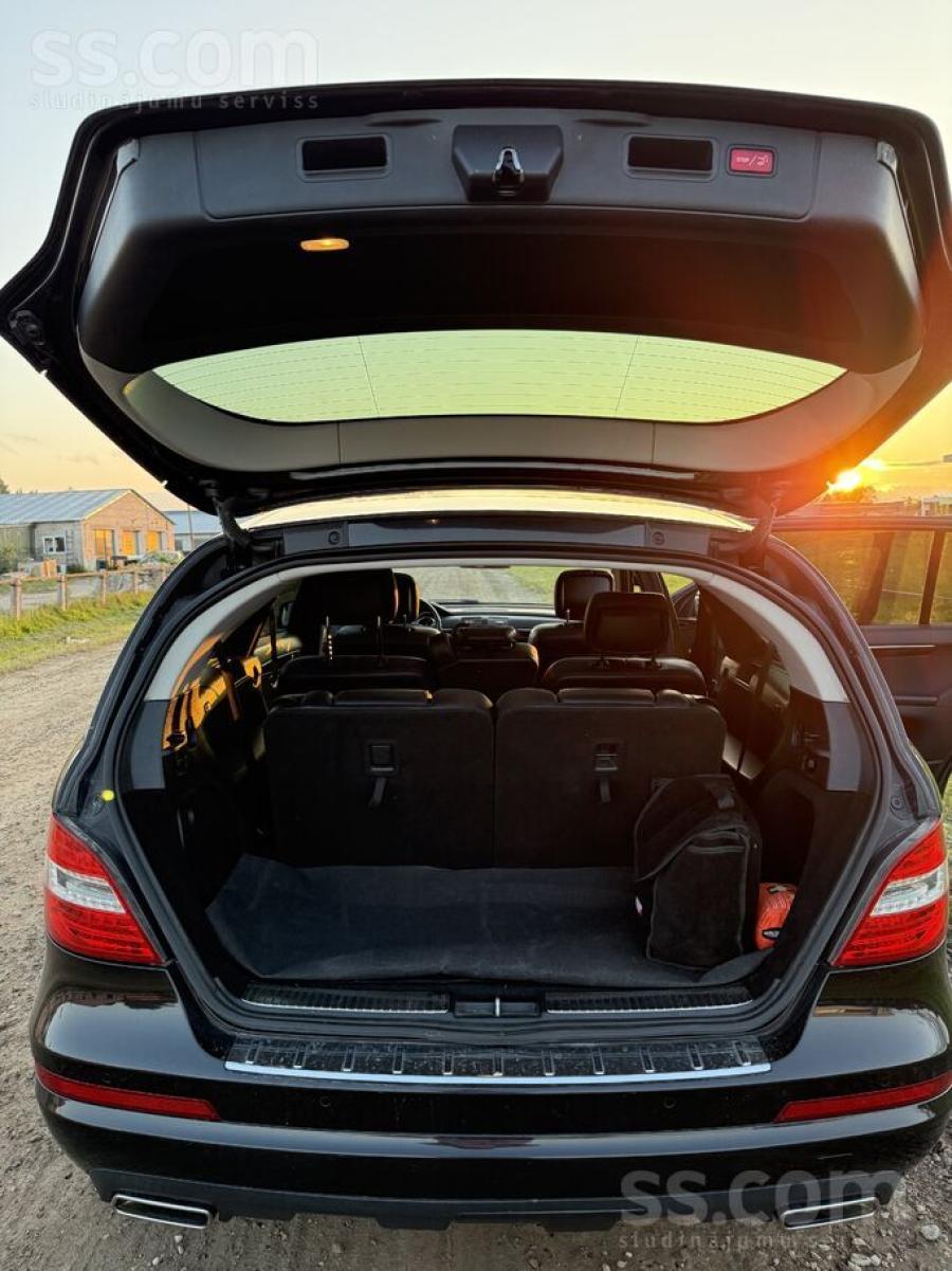 Melns Mercedes-Benz R 350 2012 Rīga, ar dzinēja tilpumu 3.00 L un nobraukumu 152 tūkst. km par 16000 €, foto 12 vietnē AUTOMOTO.COM.LV