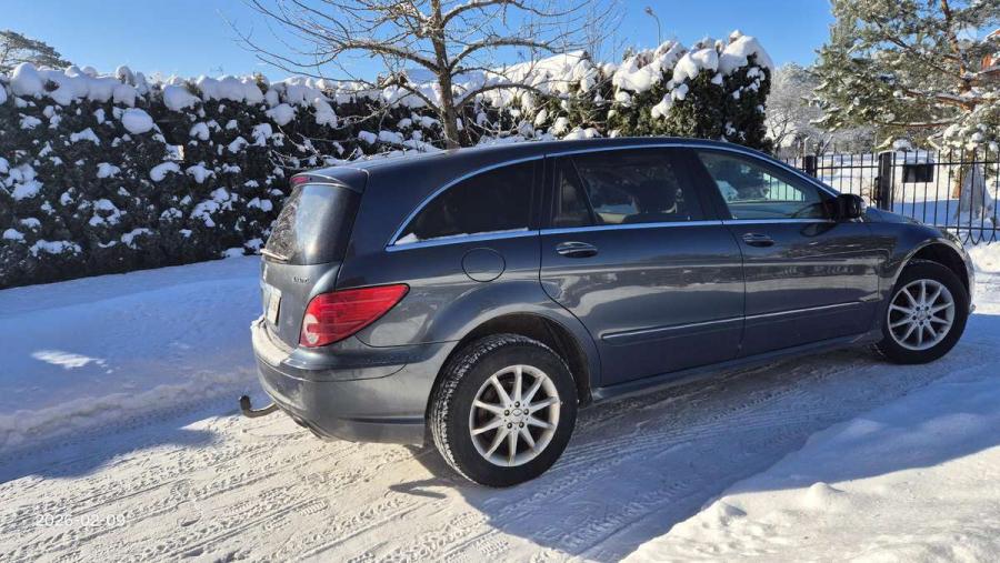 Mercedes-Benz R 350 2010 in Trakai, with an engine capacity of 3.50 L and mileage of 241 thousand km for 4450 €, photo 14 on AUTOMOTO.COM.LV