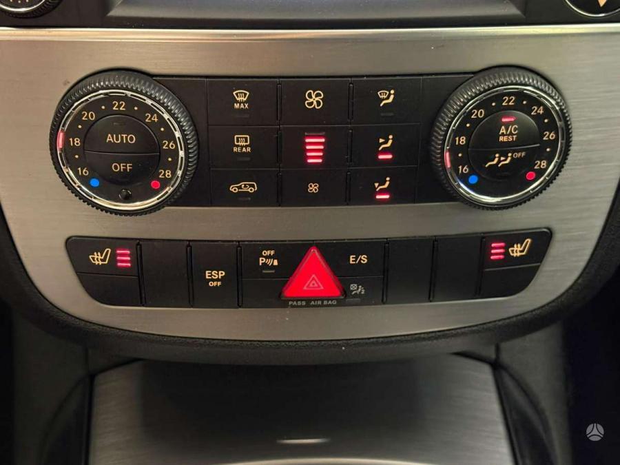 Pelēks Mercedes-Benz R 350 2010 Marijampole, ar dzinēja tilpumu 2.99 L un nobraukumu 186 tūkst. km par 9750 €, foto 11 vietnē AUTOMOTO.COM.LV