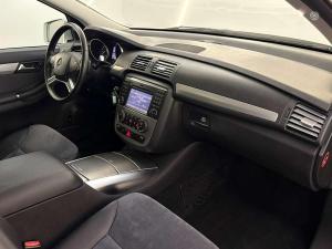 Pelēks Mercedes-Benz R 350 2010 Marijampole, ar dzinēja tilpumu 2.99 L un nobraukumu 186 tūkst. km par 9750 €, foto 16 vietnē AUTOMOTO.COM.LV